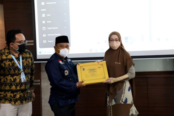 Distribusikan STTS, Bapenda Purwakarta Targetkan PBB Sebesar Rp 80 ...